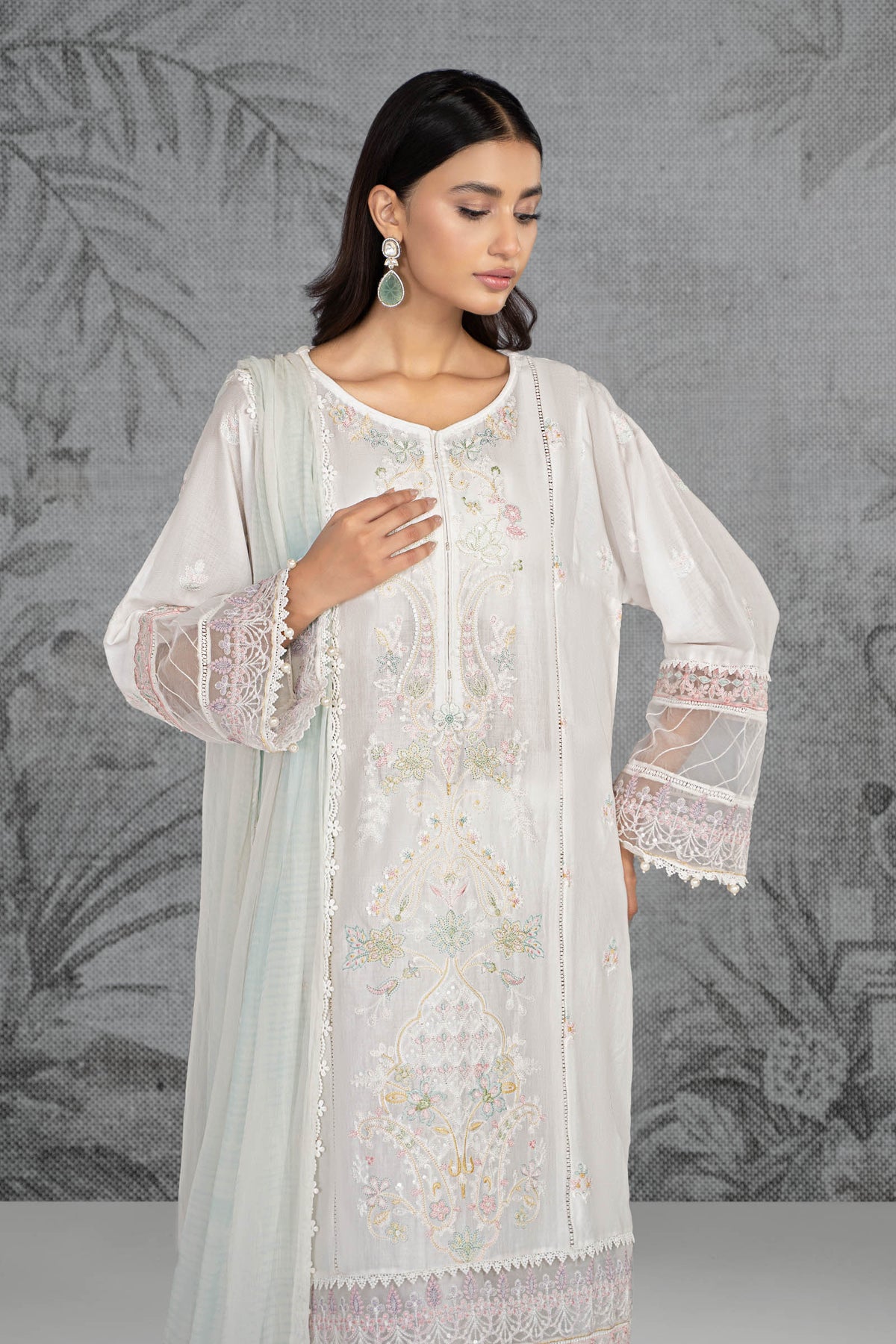 Suit White DW-EA23-18 – Maria.B. Designs (PK)