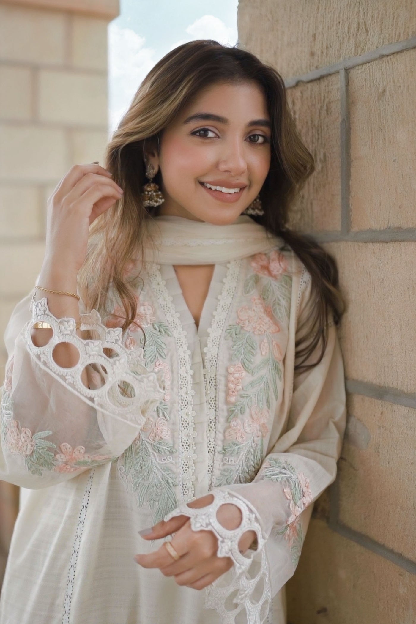 Suit Off White DW-EA23-97 – Maria.B. Designs (PK)